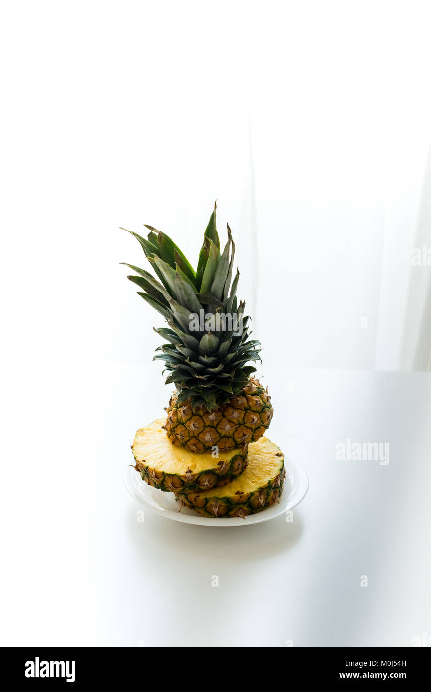 sliced fresh pineapple Stock Photo - Alamy sliced fresh pineapple Stock Photo - Alamy