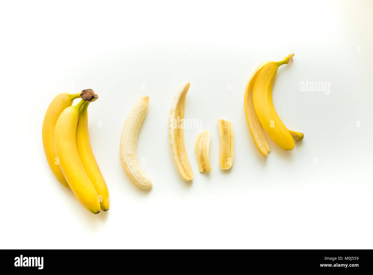 Row of bananas hi-res stock photography and images - Alamy