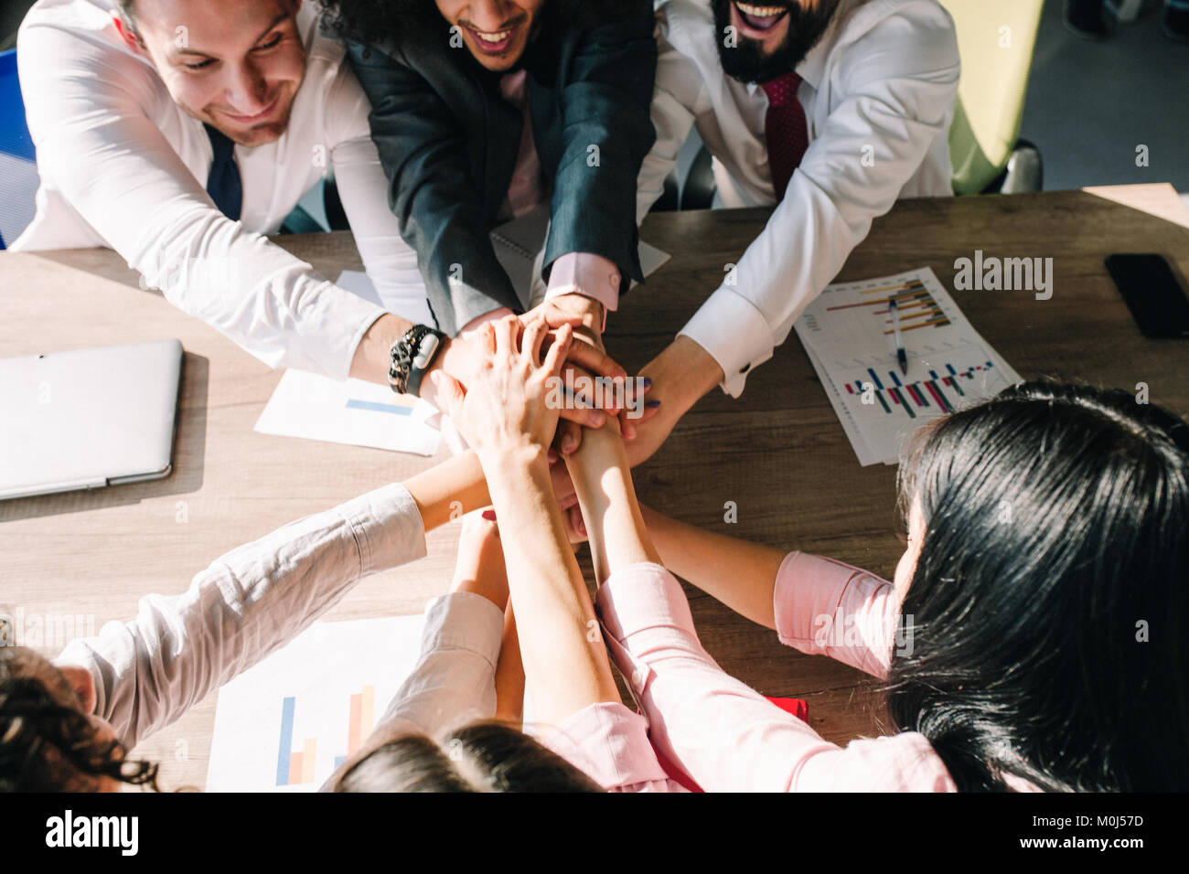 Office teamwork celebration working hi-res stock photography and images ...