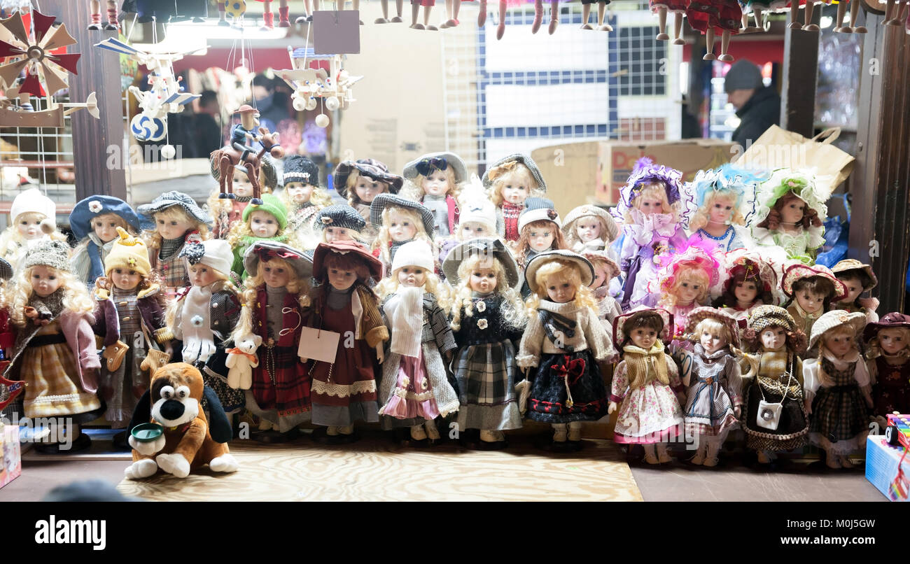 Different puppets hi-res stock photography and images - Alamy