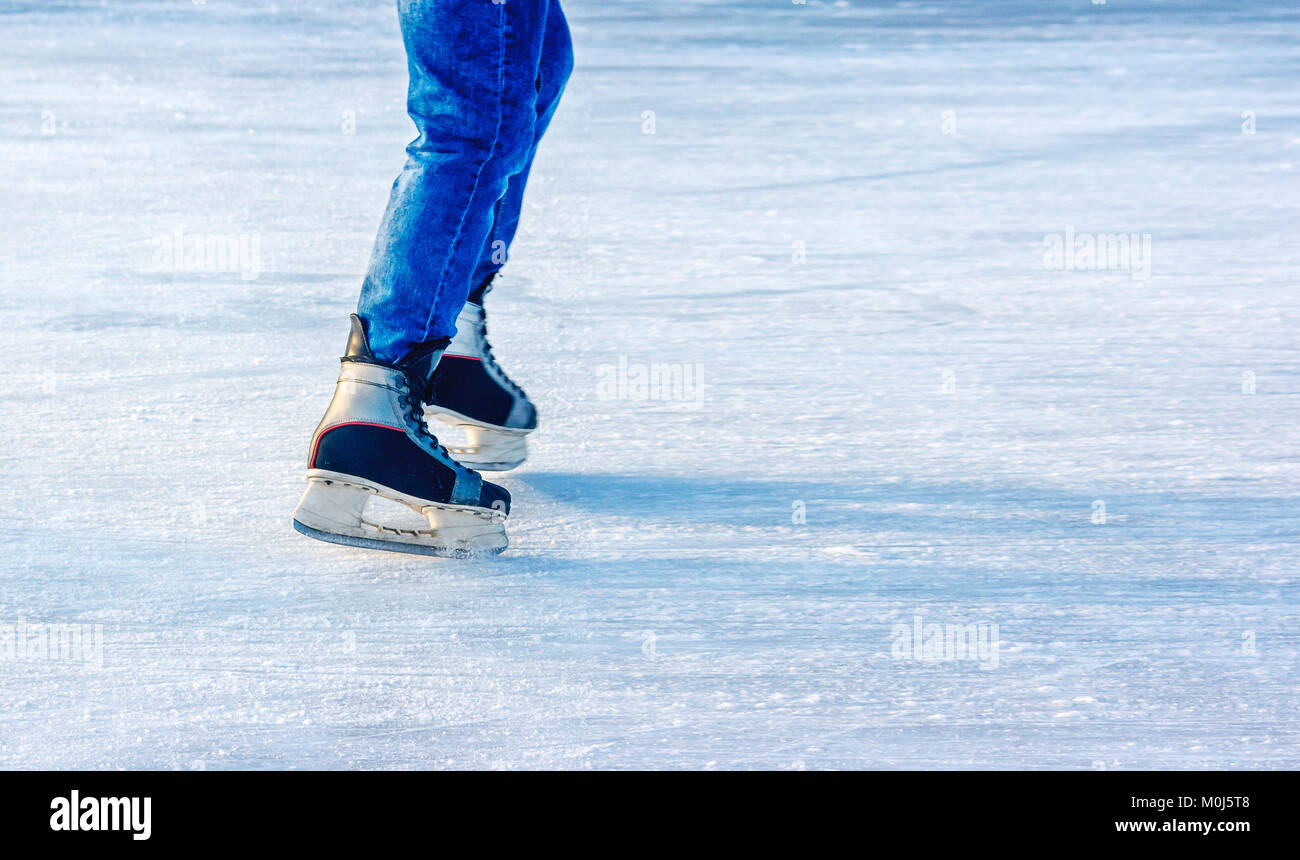 Figure skater feet hi-res stock photography and images - Alamy
