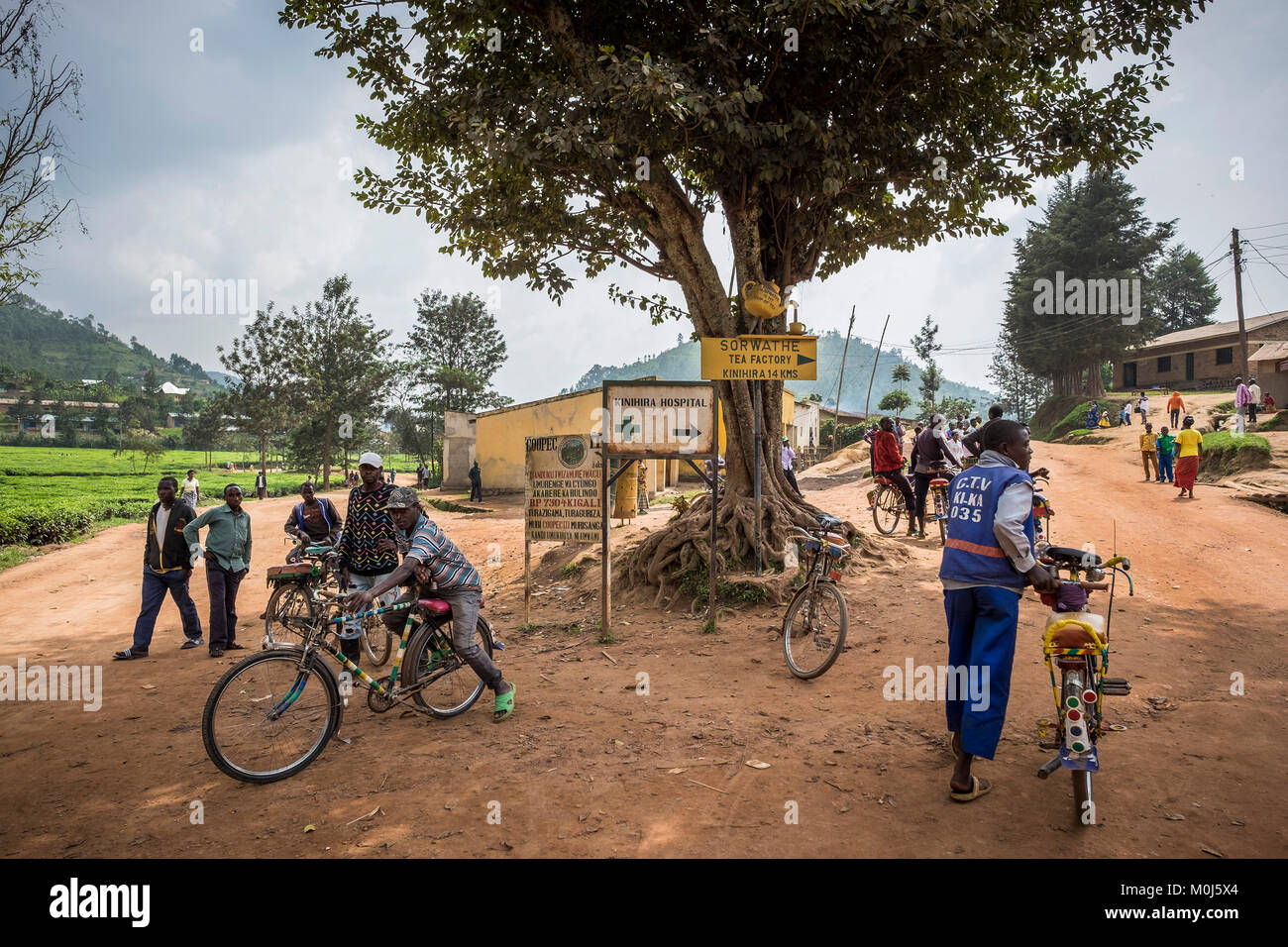Rwanda, surroundig of Byumba, daily life Stock Photo - Alamy