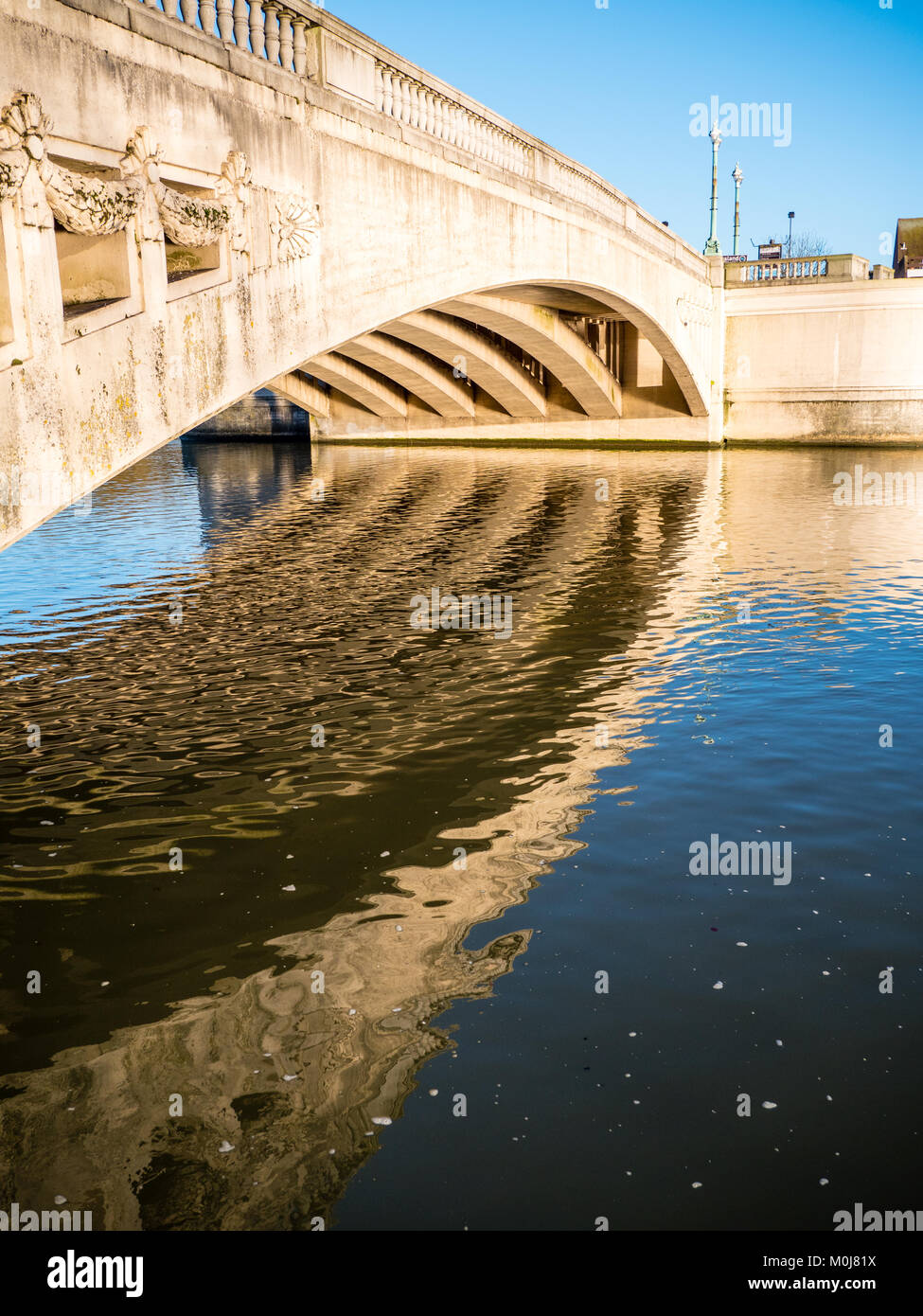 Caversham Bridge, River Thames, Reading, Berkshire, England Stock Photo ...