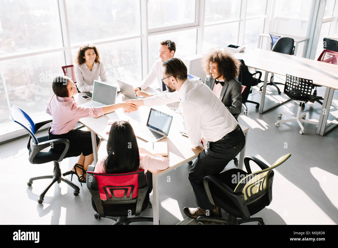 Working in a team hi-res stock photography and images - Alamy