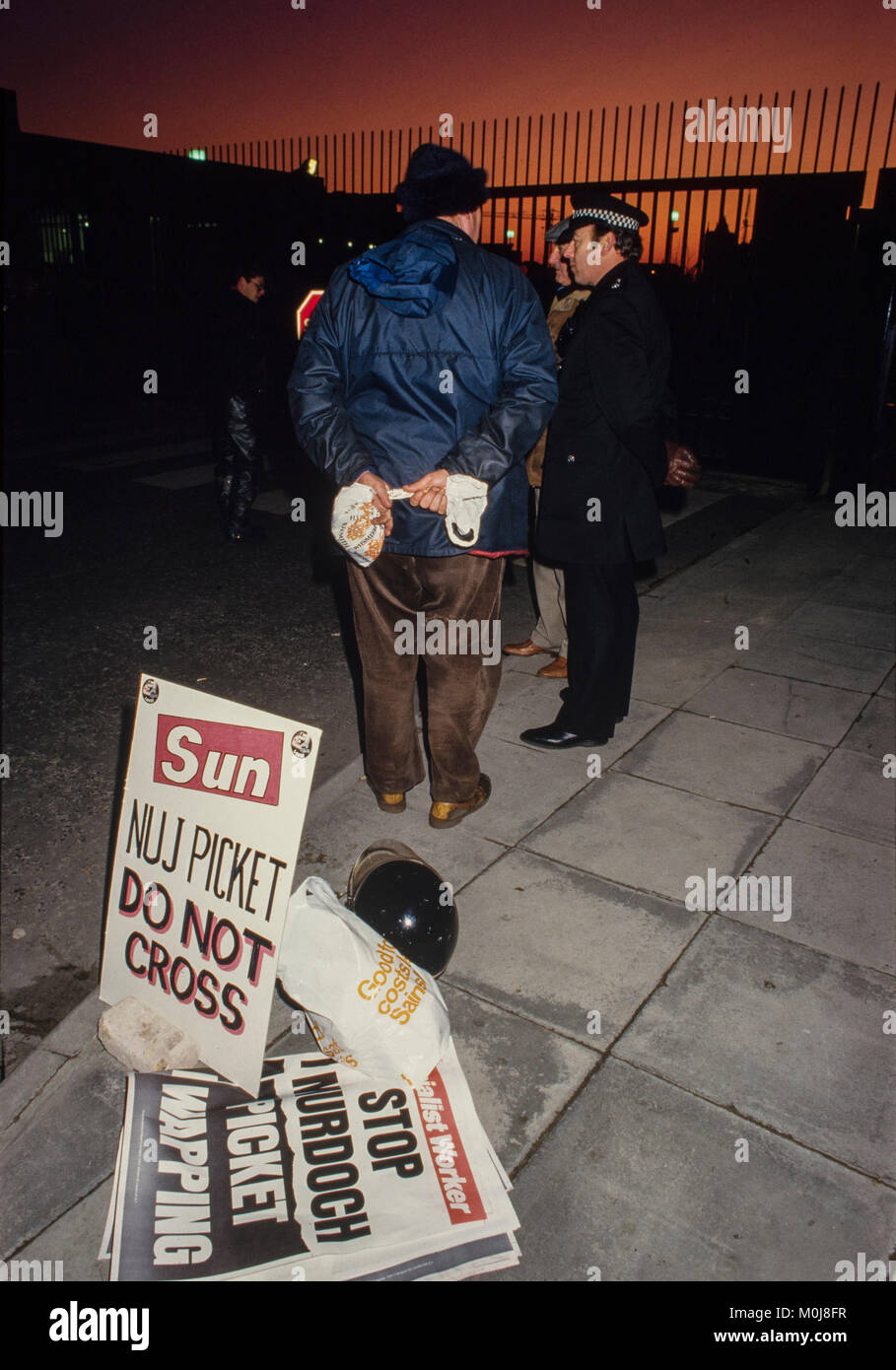 Wapping dispute security. Feb 1986 Scanned oin 2018 The Wapping dispute ...