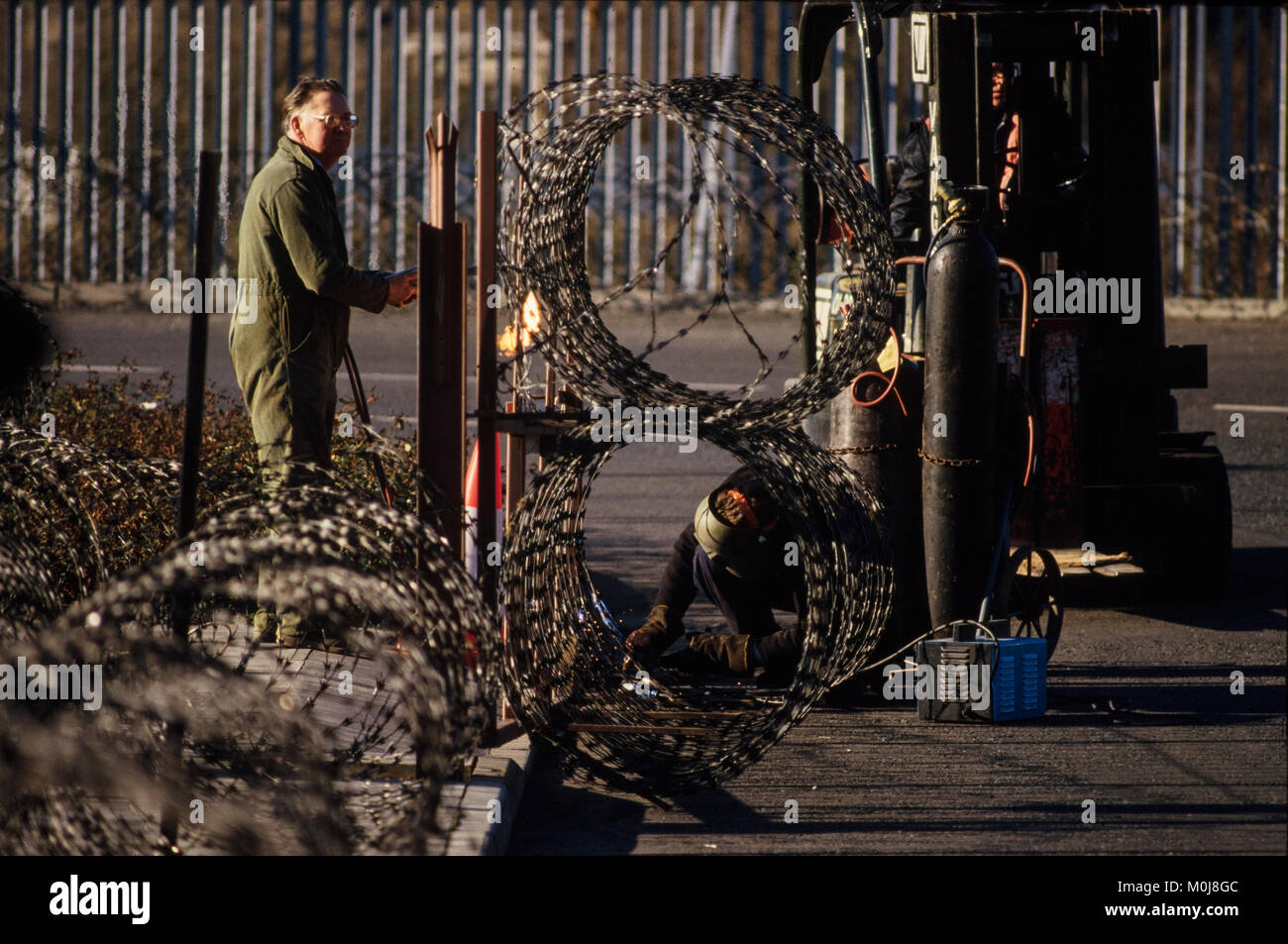 Wapping dispute security. Feb 1986 Scanned oin 2018 The Wapping dispute ...