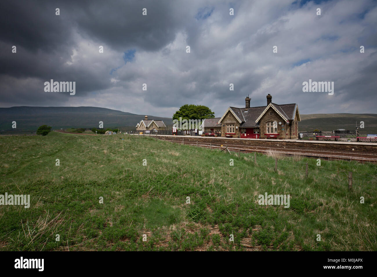 Ribblehead railway station hi-res stock photography and images - Alamy
