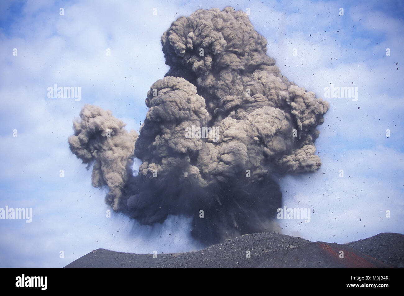 Krakatoa eruption hi-res stock photography and images - Alamy