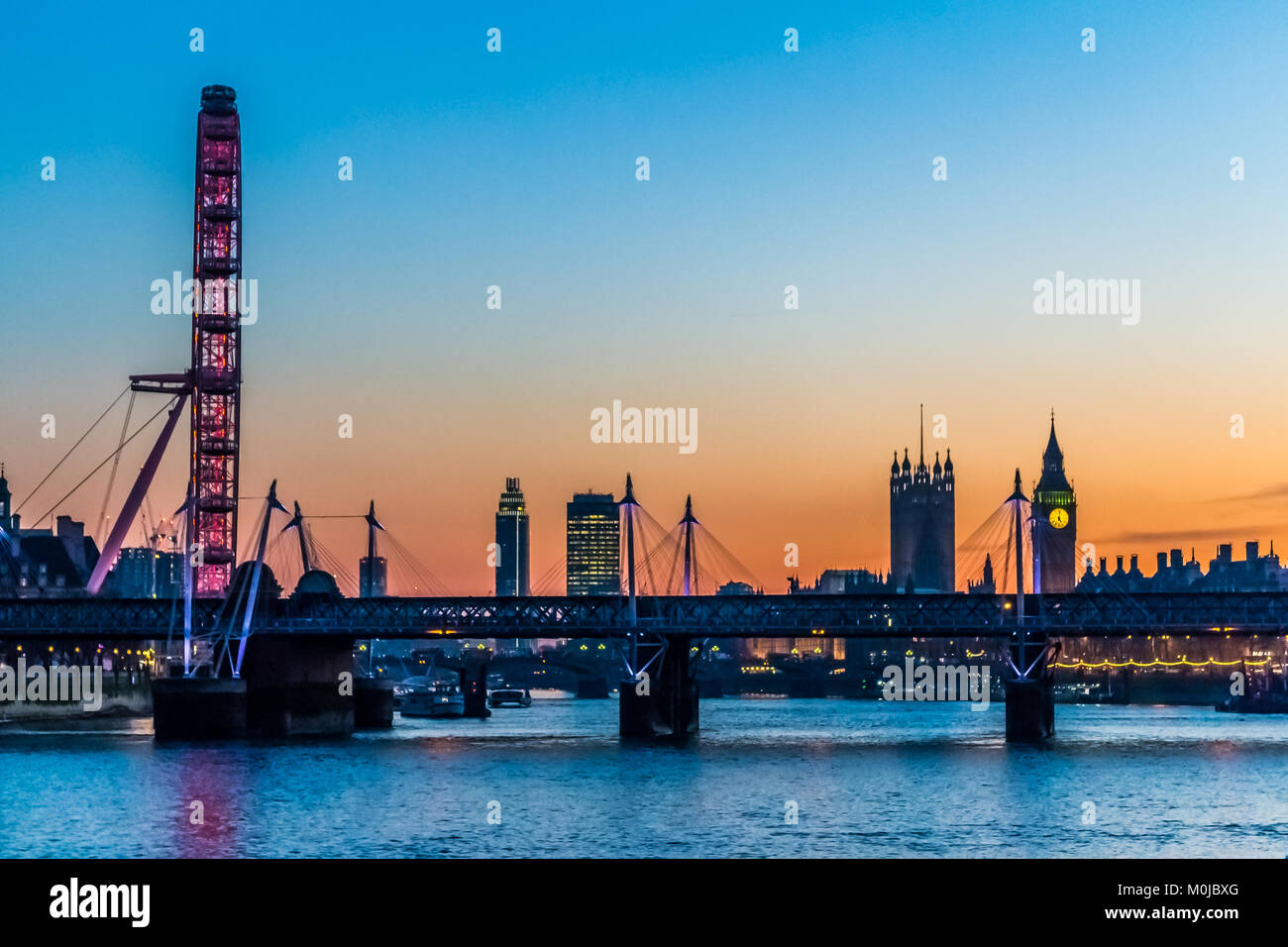 London eye embankment hi-res stock photography and images - Alamy