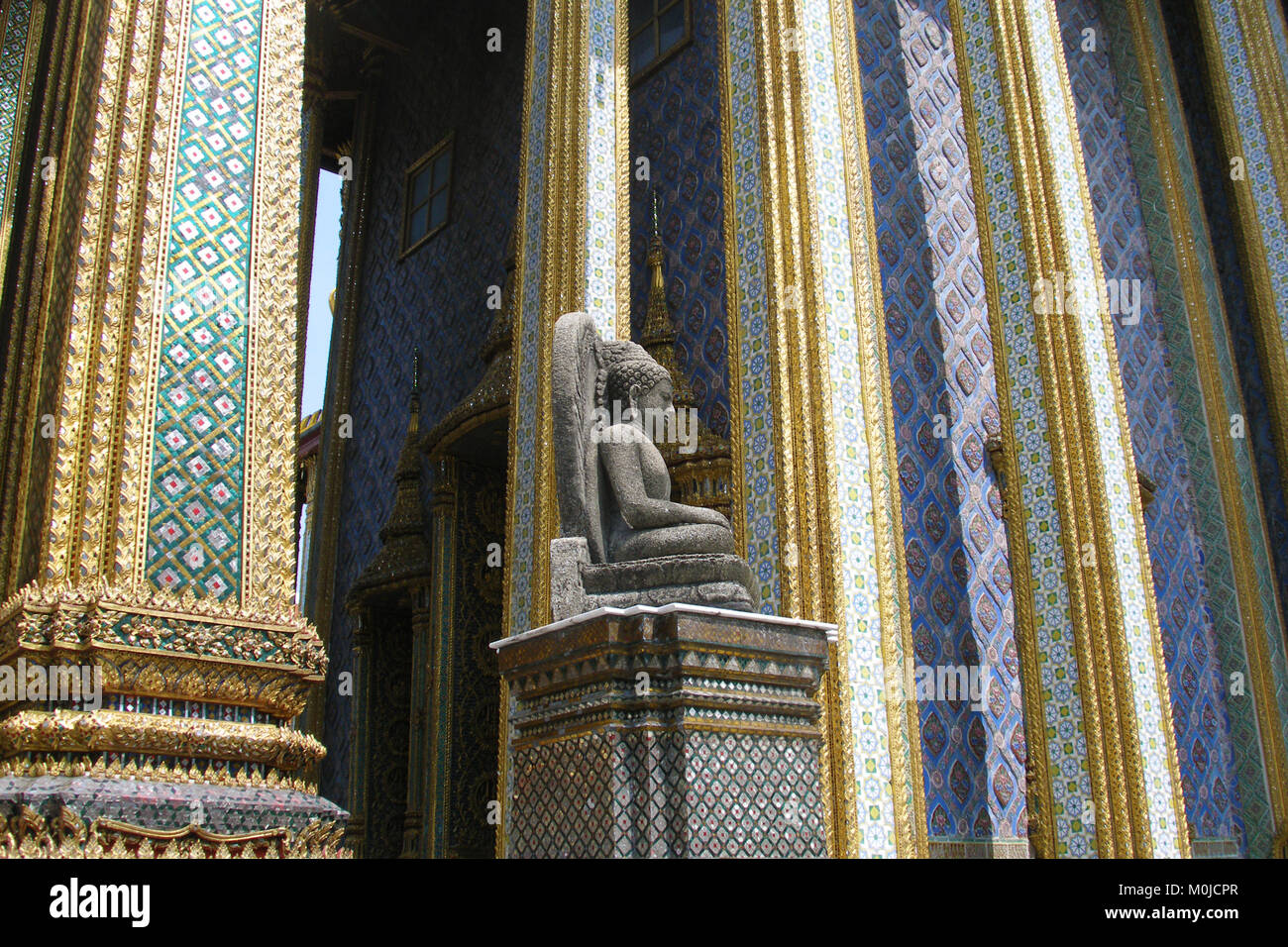 Buddha image, Phra Mondop, the library, Bangkok Phra Mondop is a ...