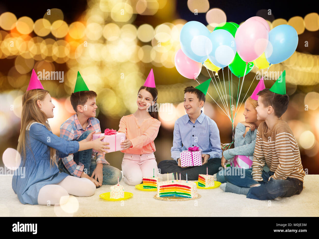 Happy birthday cake present hi-res stock photography and images - Alamy
