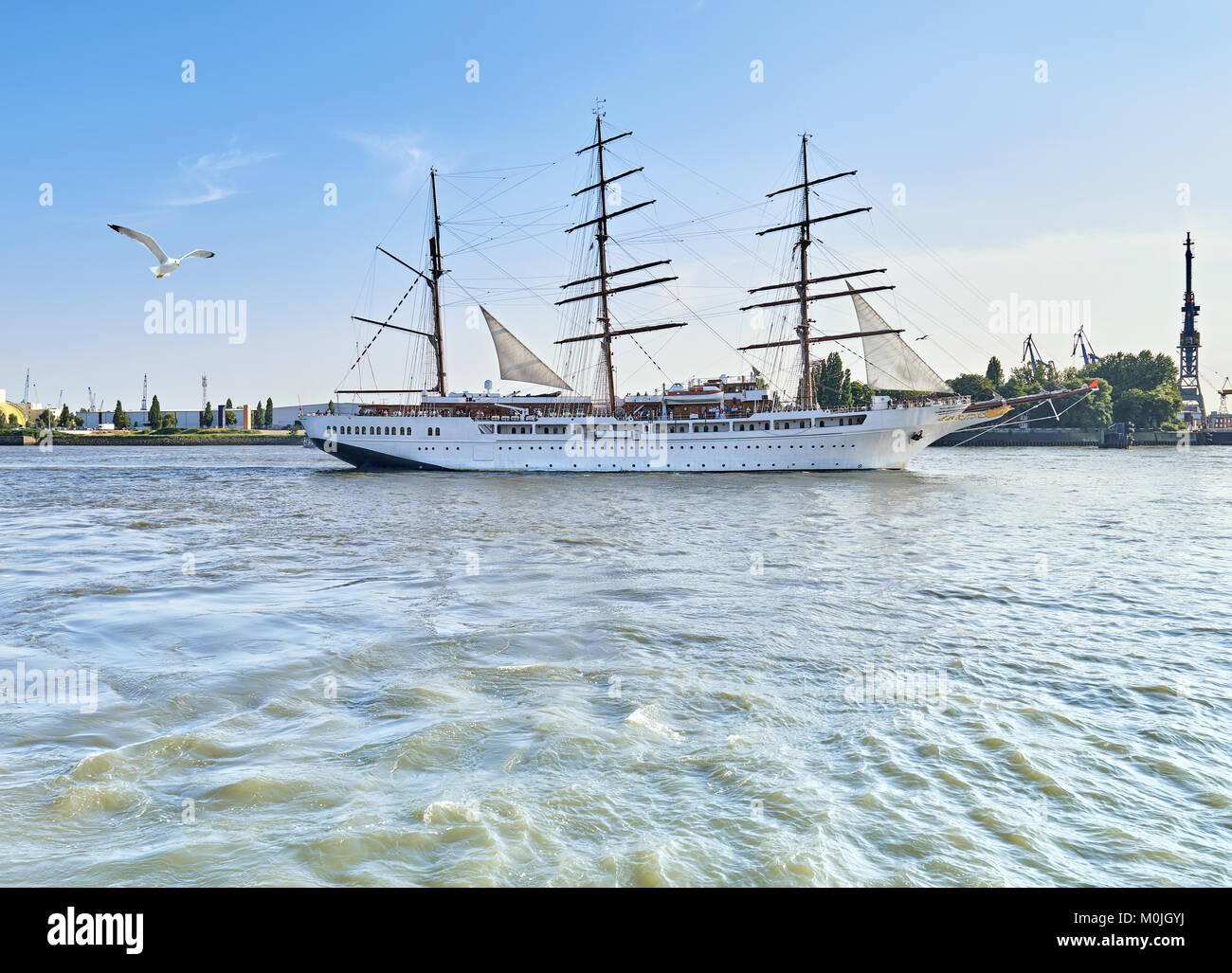 Ship leaving port vintage hi-res stock photography and images - Alamy