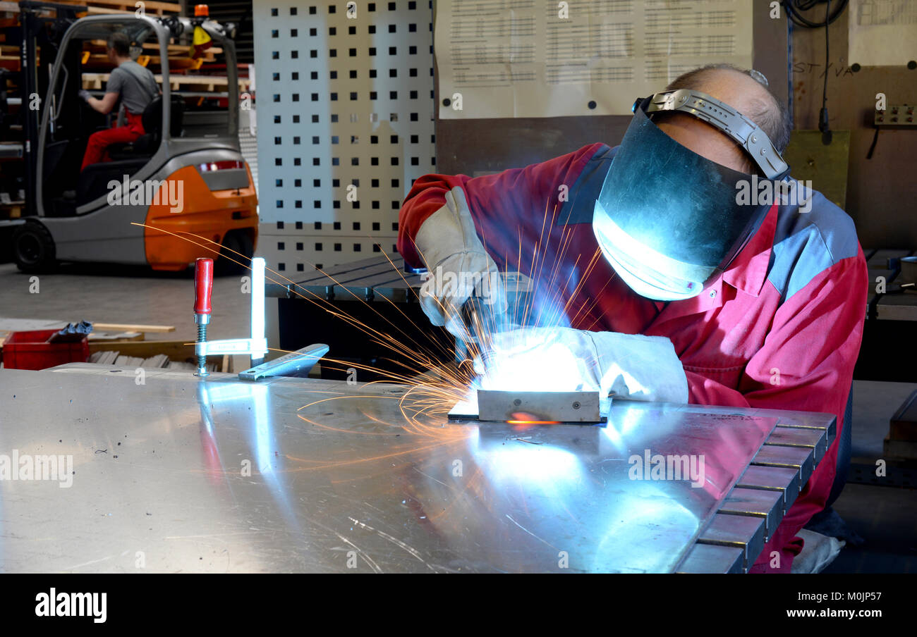 Portrait of welder welding welder hi-res stock photography and images ...