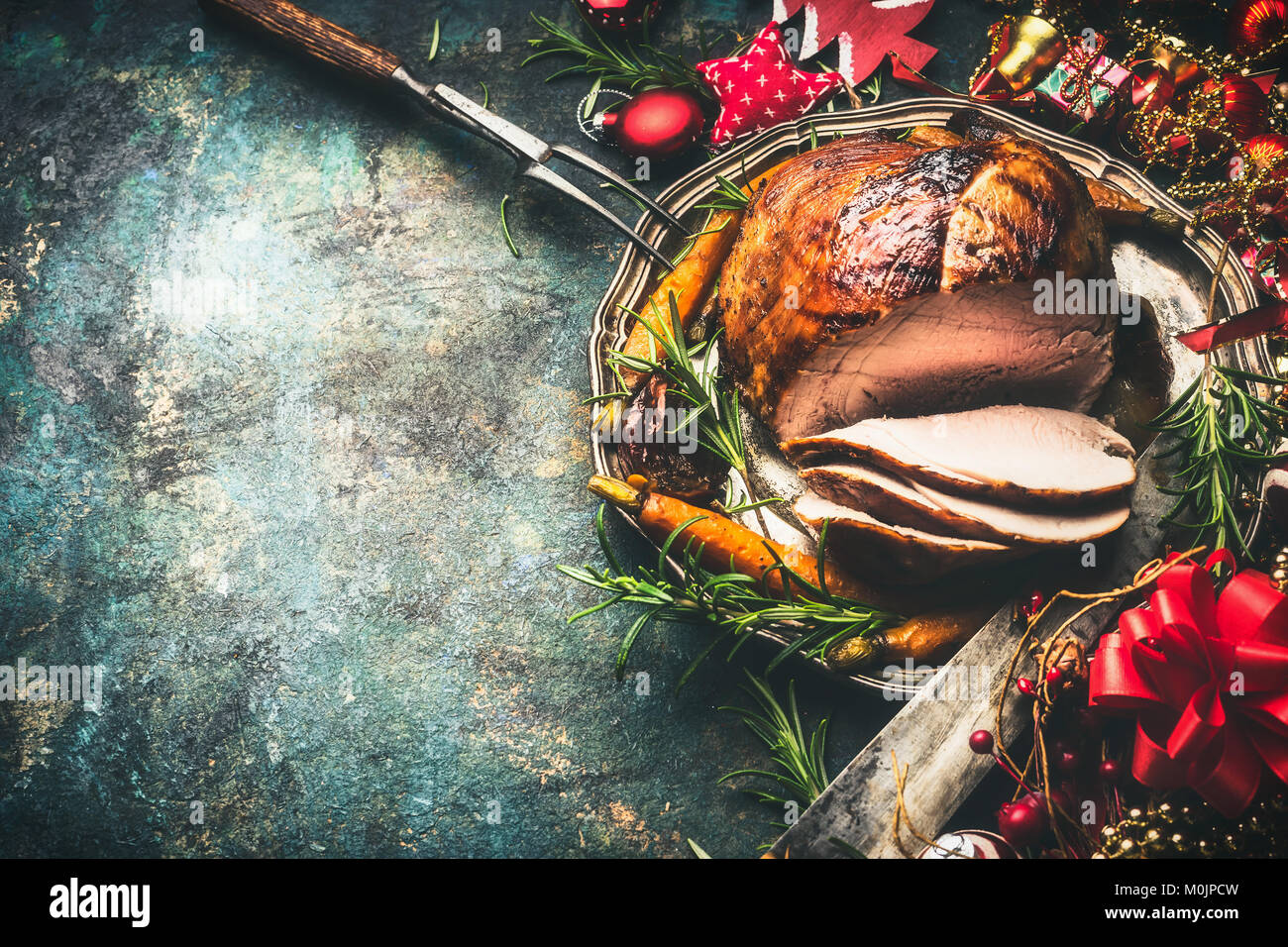 Sliced ham plate christmas hi-res stock photography and images - Alamy Sliced ham plate christmas hi-res stock photography and images - Alamy
