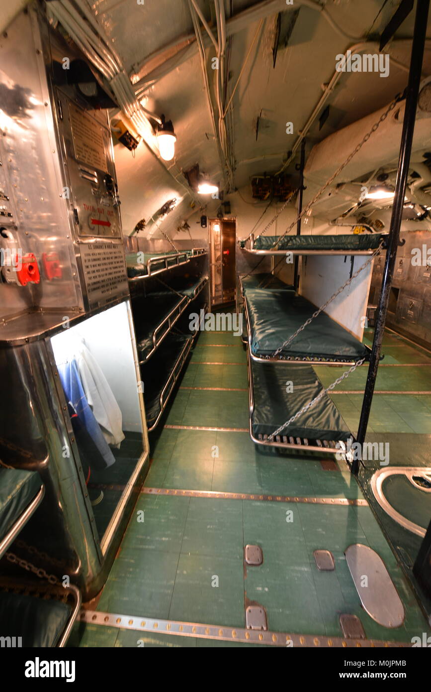 Us Navy Submarine Sleeping Quarters