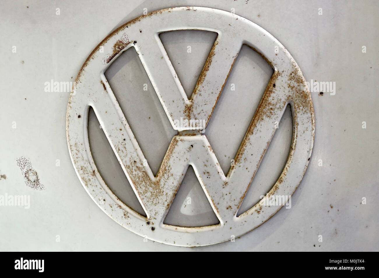 Vw logo hi-res stock photography and images - Alamy