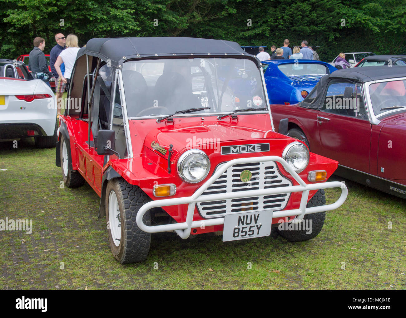 Mini moke hi-res stock photography and images - Alamy