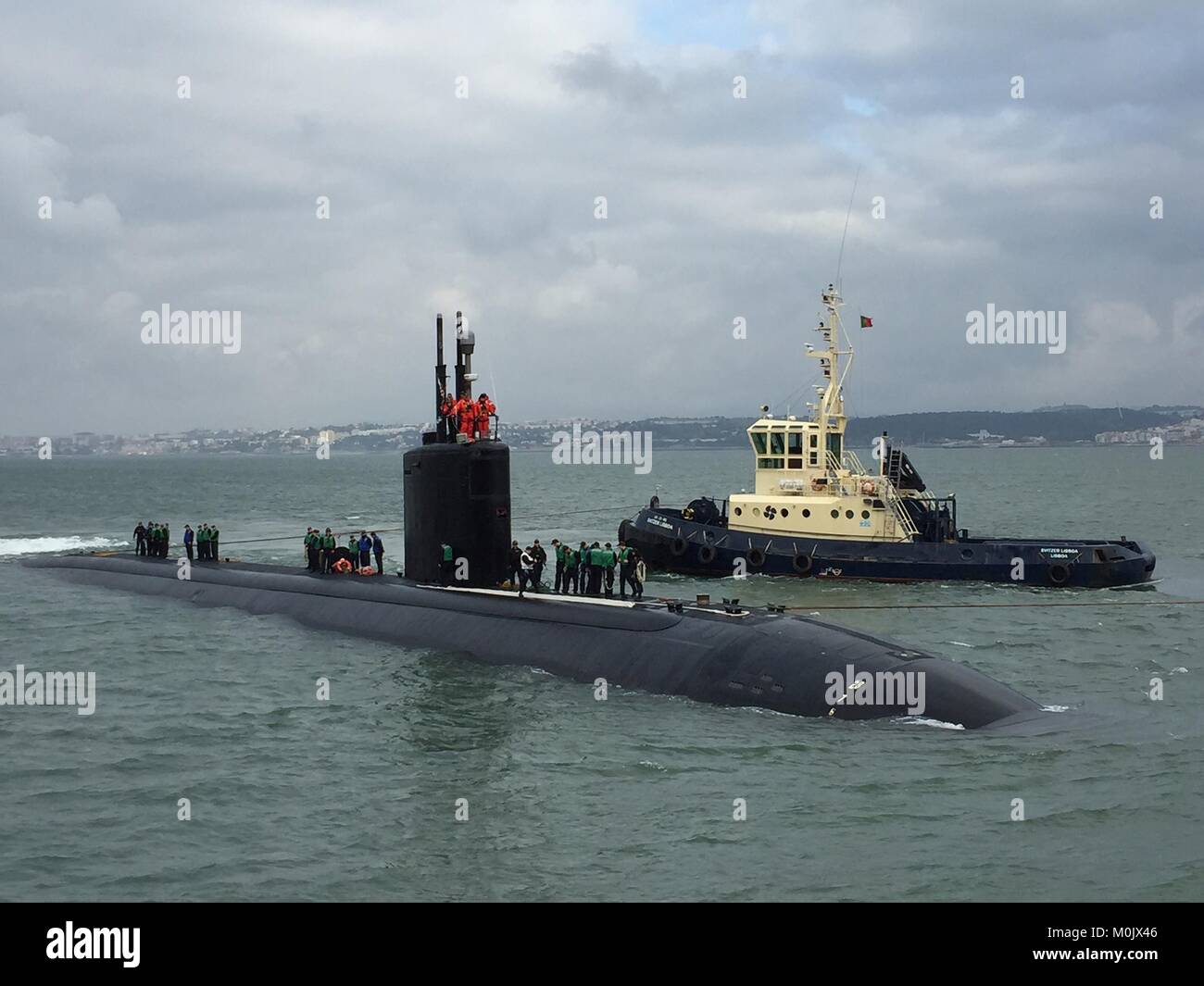 The U.S. Navy Los Angeles-class fast-attack submarine USS Springfield ...
