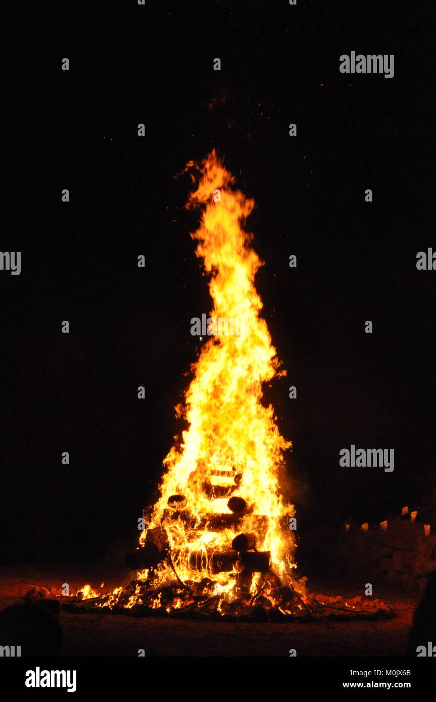 Scouts fire hi-res stock photography and images - Alamy