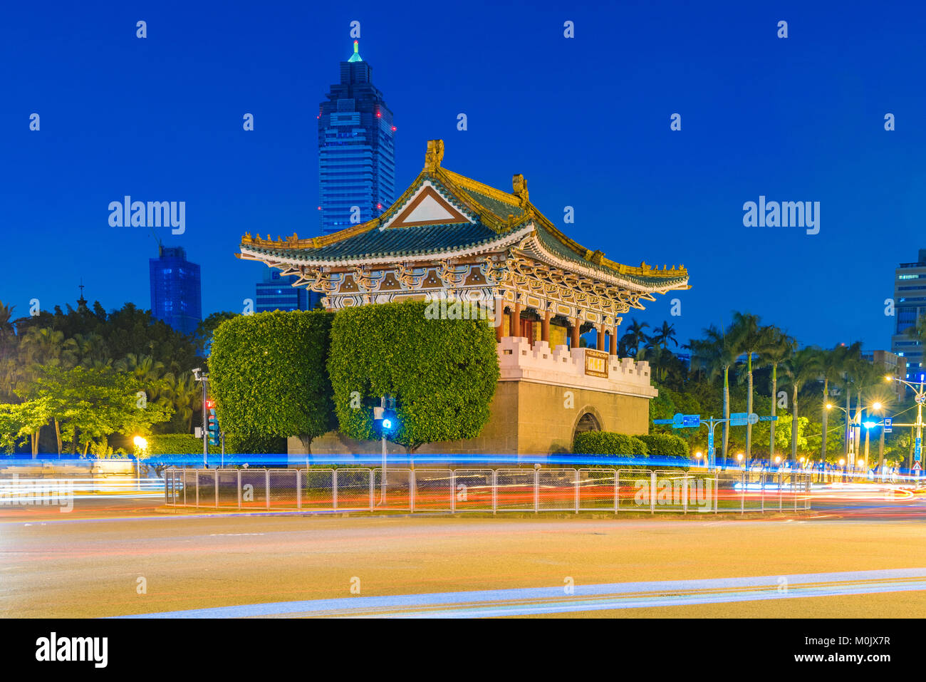 Chinese historic urban monument hi-res stock photography and images - Alamy