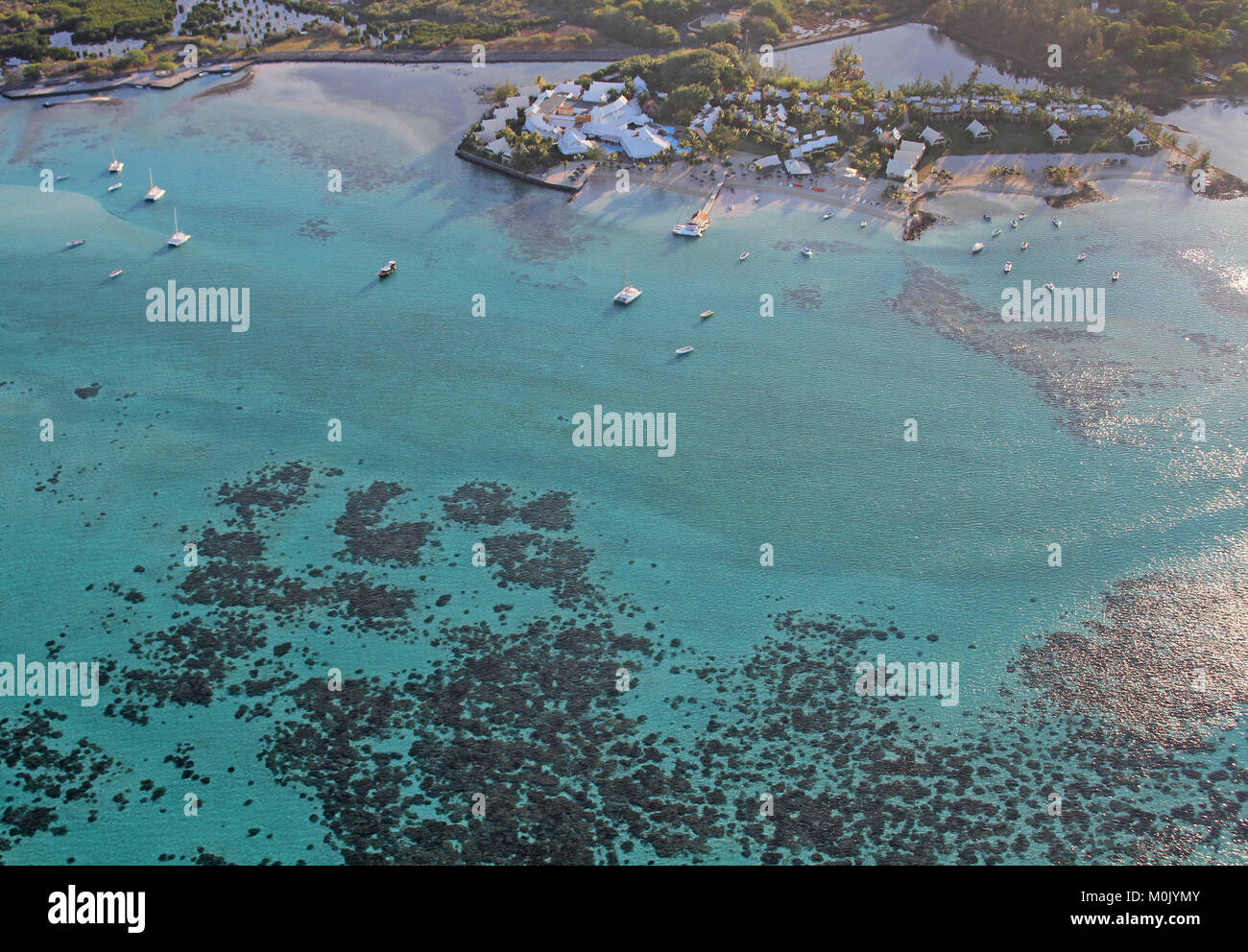 Lagoon islet hi-res stock photography and images - Alamy