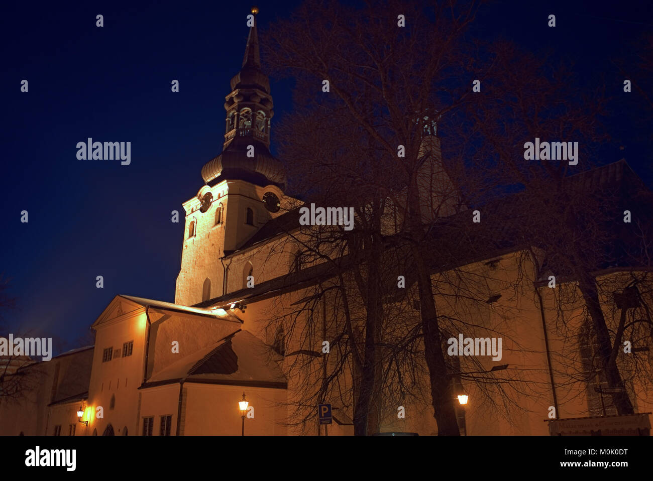HDR image: Toomkirik on a quiet, cold Winter's night Stock Photo - Alamy
