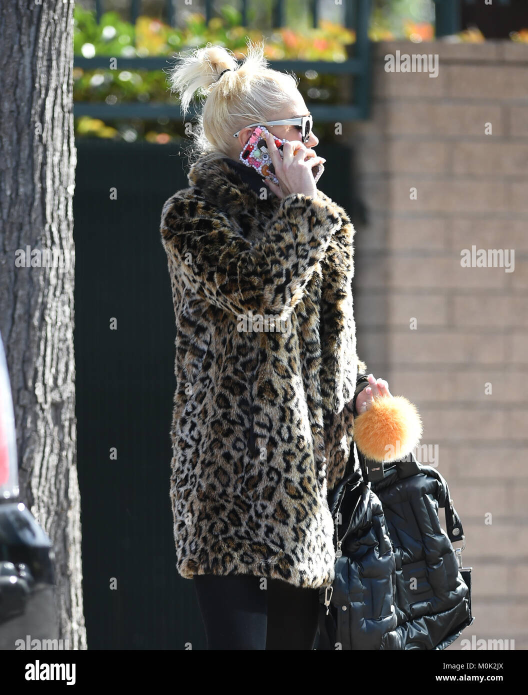 Gwen Stefani chats on her mobile phone while out running errands in Los ...