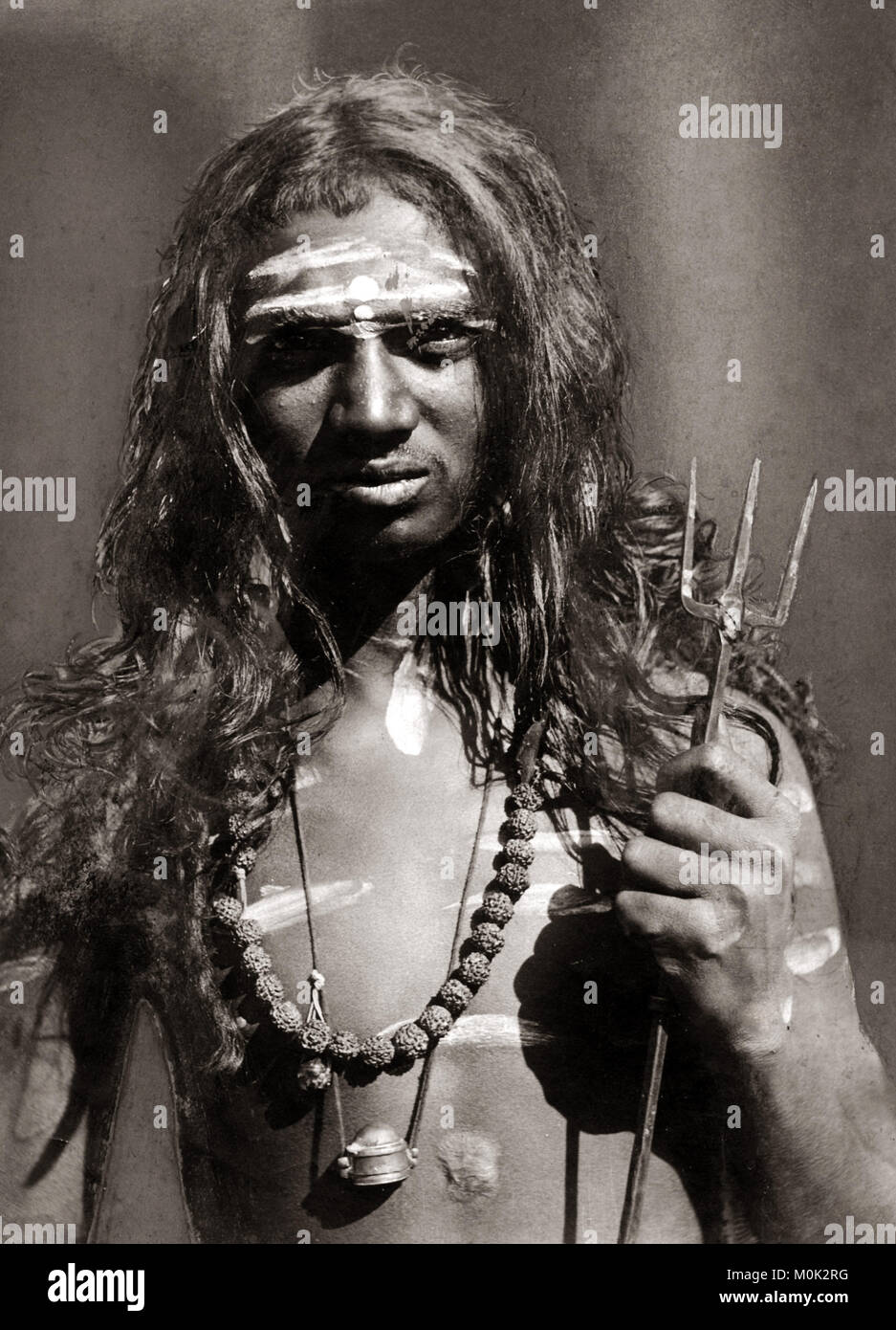 Indian fakir hi-res stock photography and images - Alamy