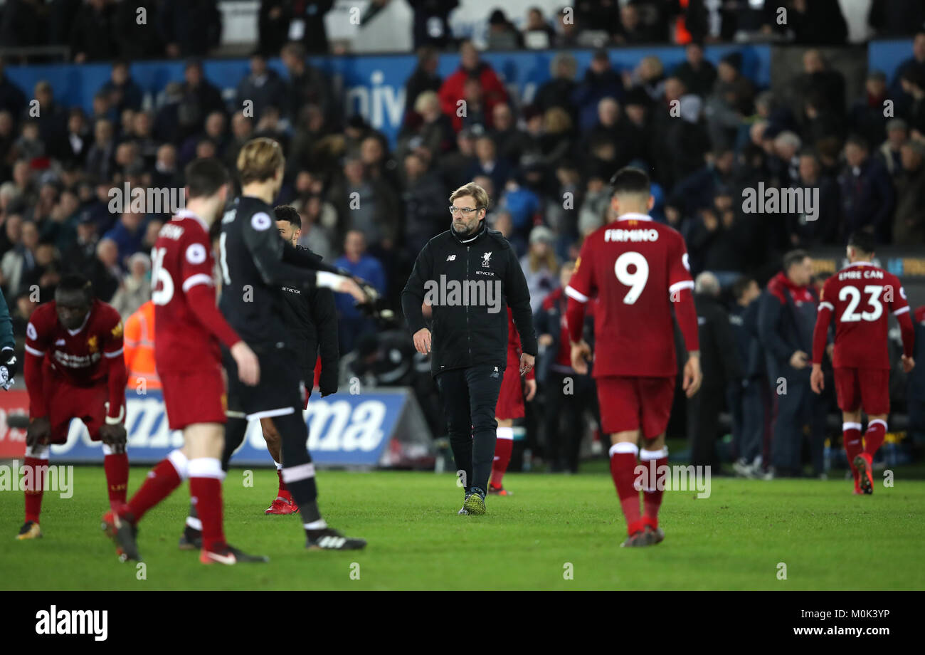 Liverpool manager Jurgen Klopp looks dejected after the Premier League ...