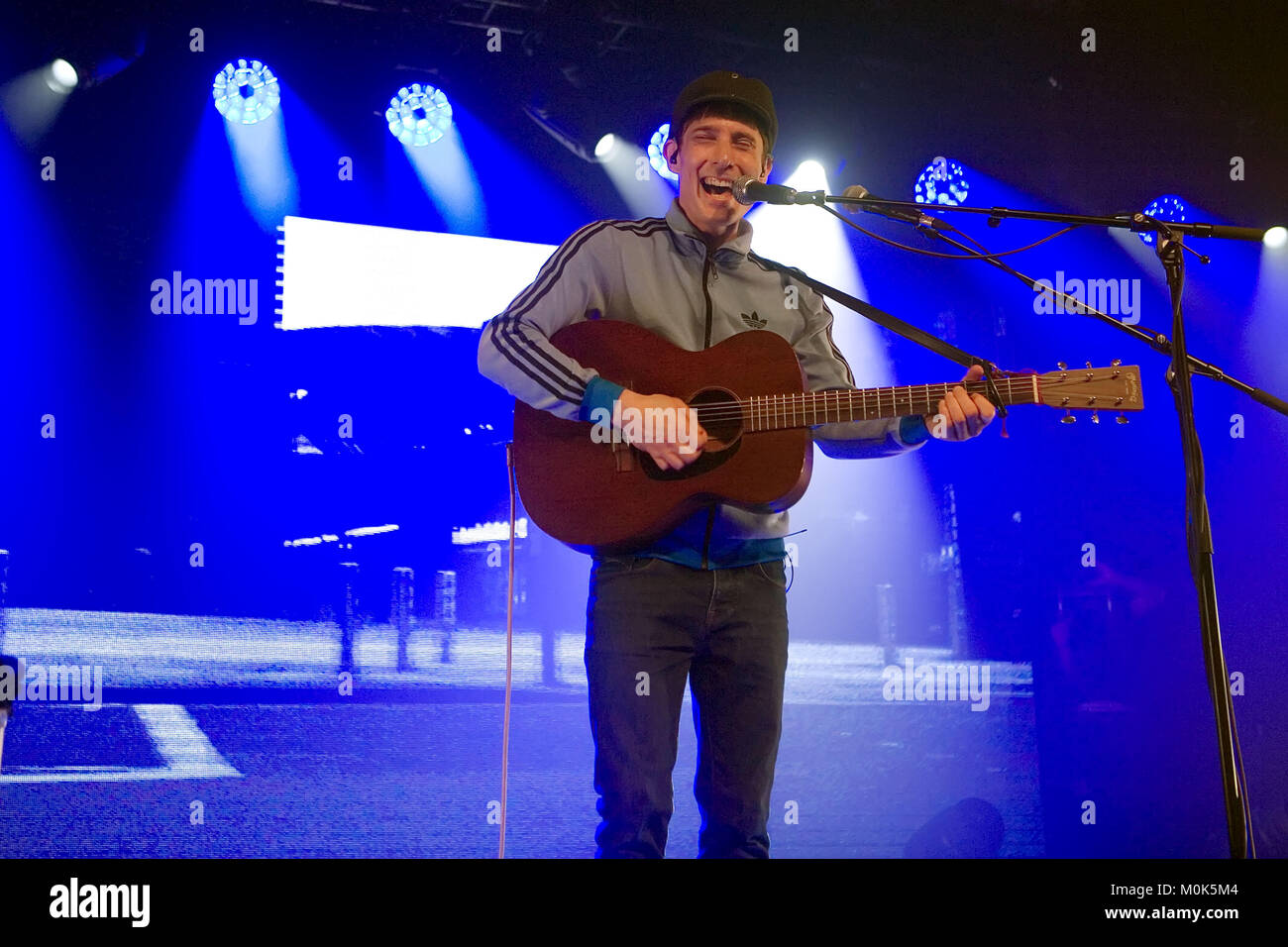 Gerry cinnamon hi-res stock photography and images - Alamy