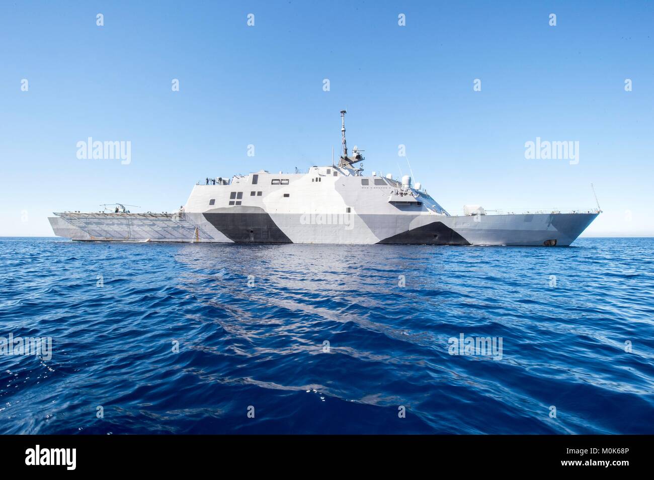 The U.S. Navy Freedom-class littoral combat ship USS Freedom steams ...