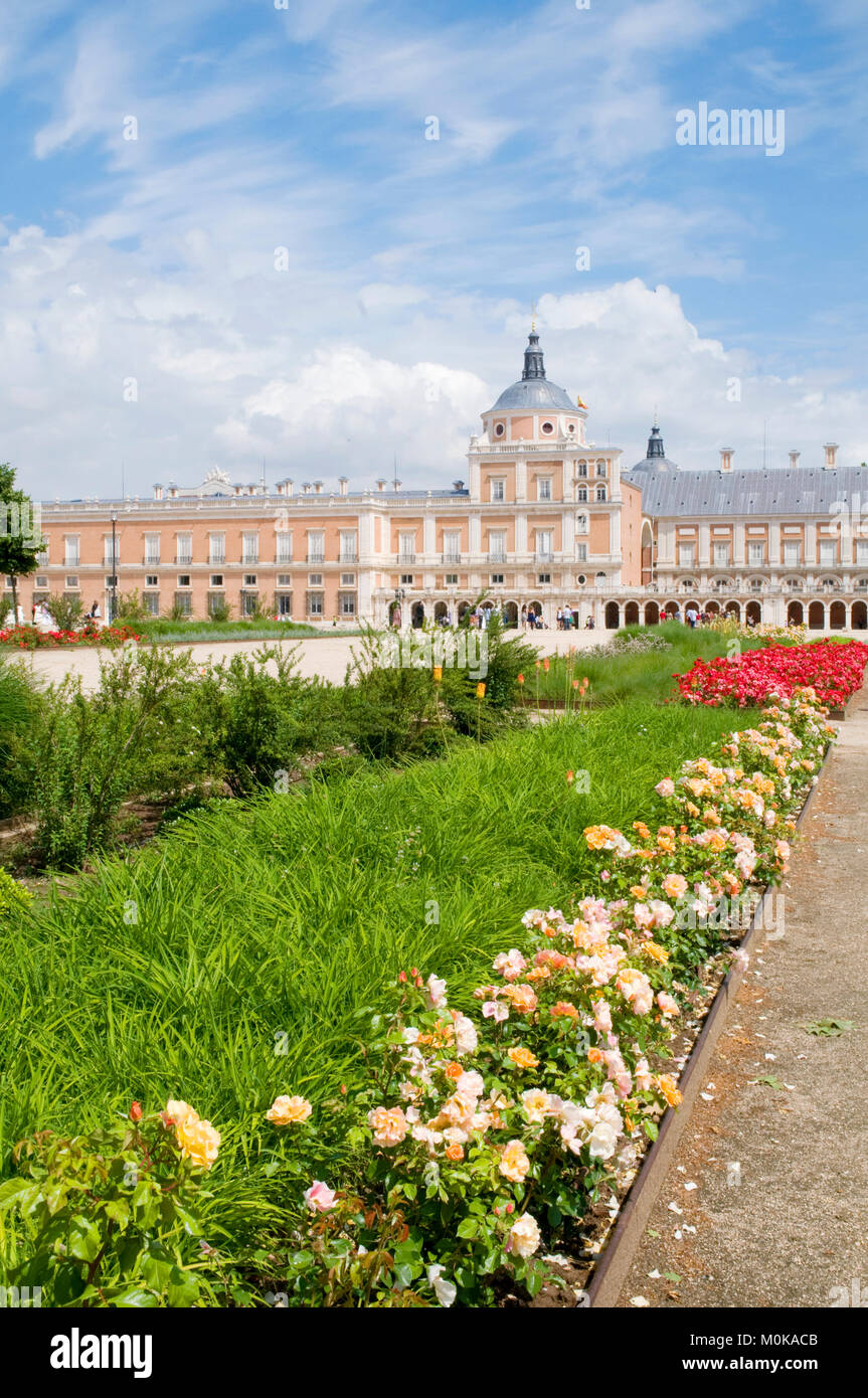 Palacio real de aranjuez gardens hi-res stock photography and images ...