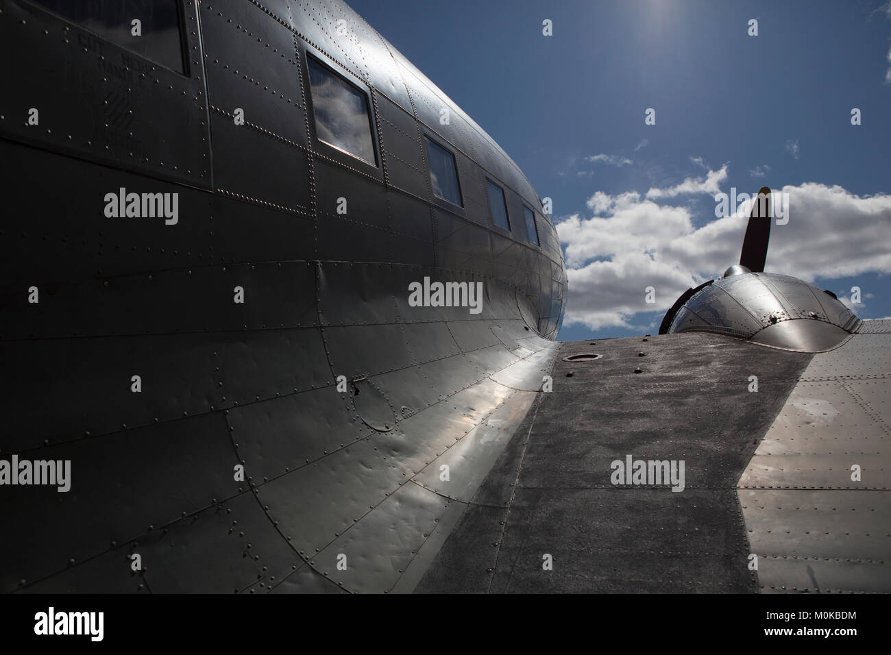 Douglas dc 3 hi-res stock photography and images - Alamy