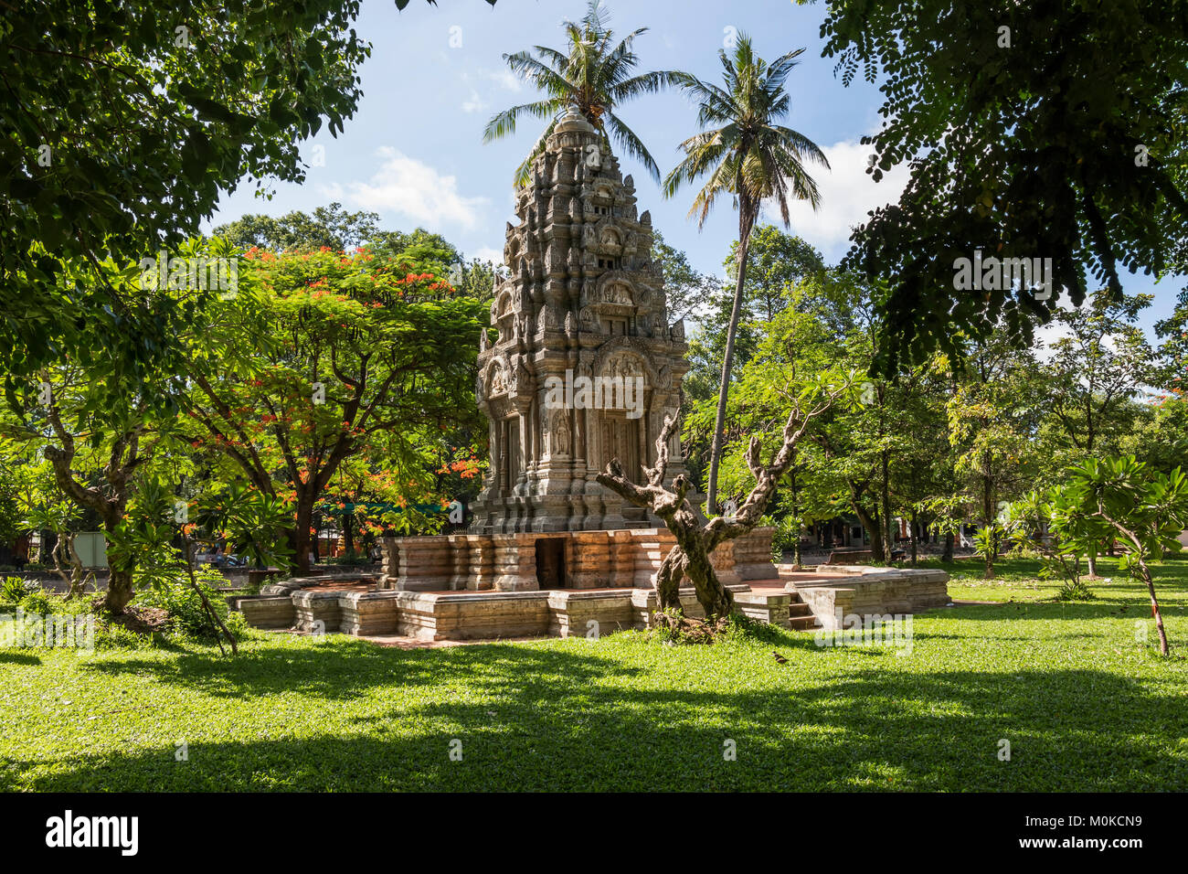 Khmer pagoda hi-res stock photography and images - Alamy
