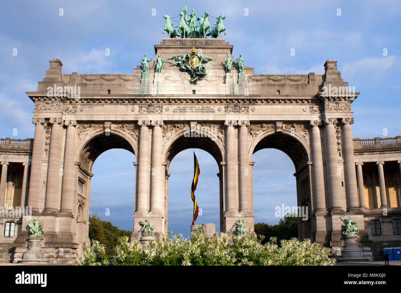 Modern triumphal arch hi-res stock photography and images - Alamy