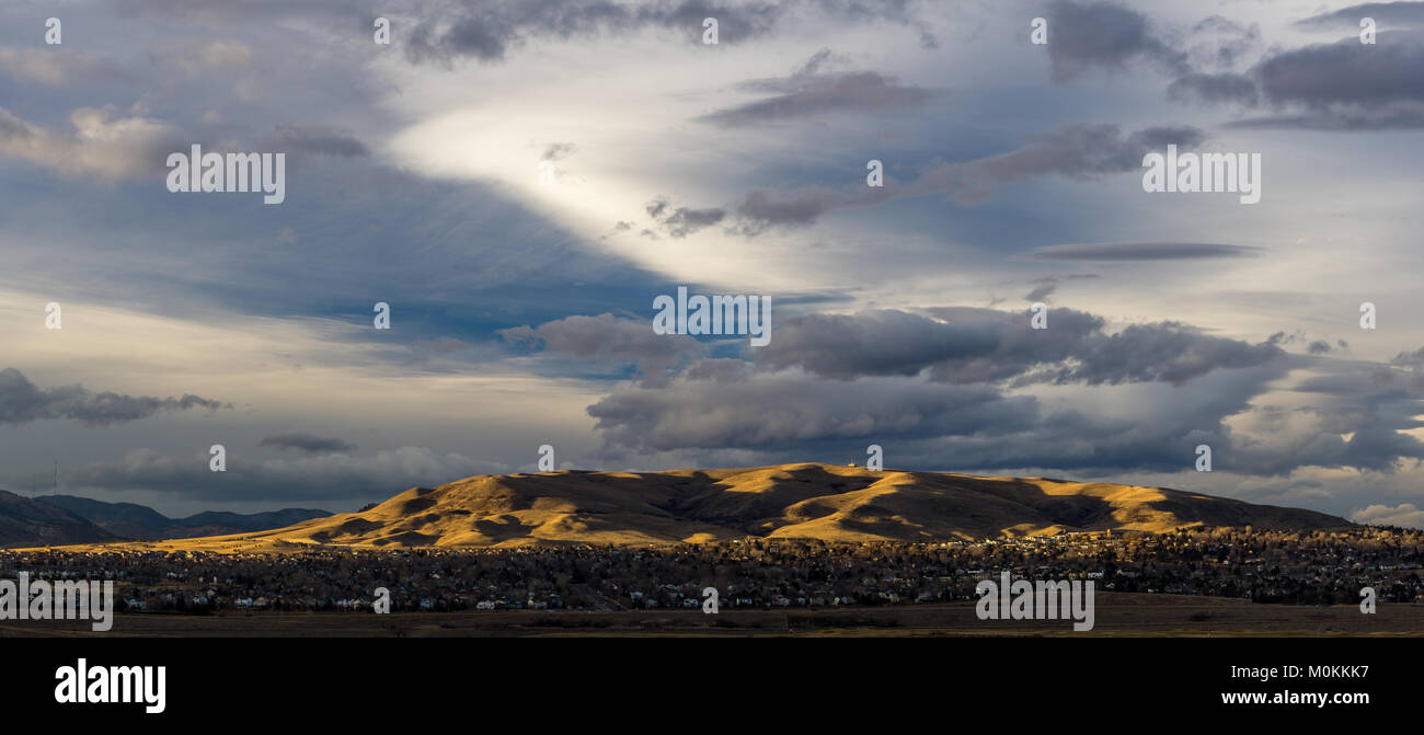 Green mountain open space hi-res stock photography and images - Alamy