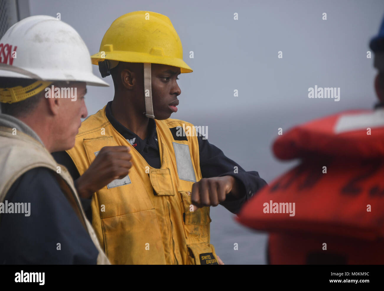 PACIFIC OCEAN (Jan. 19, 2018) Boatswain’s Mate 2nd Class Emmanuel ...