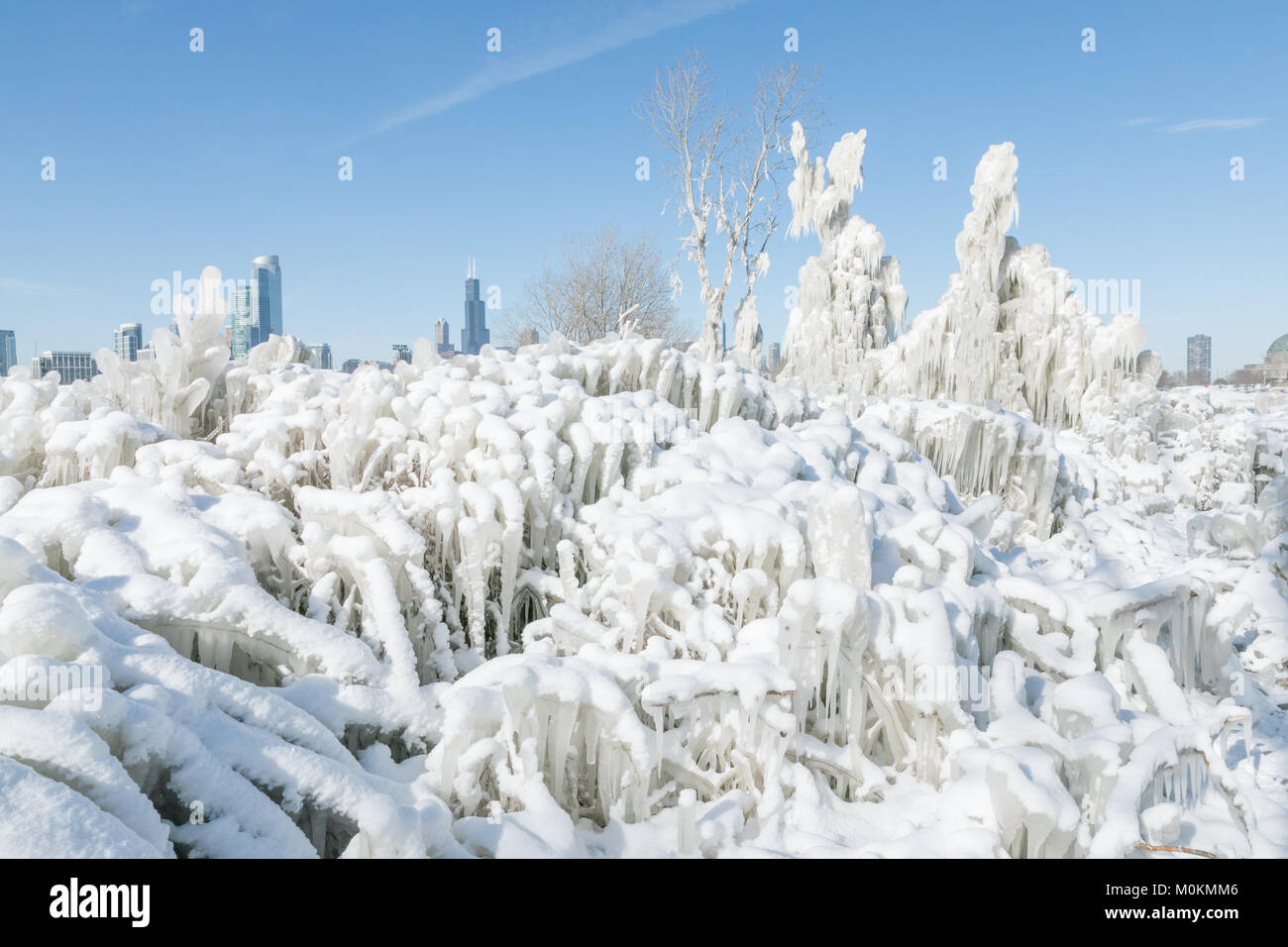 Frozen winter chicago snow ice hi-res stock photography and images - Alamy