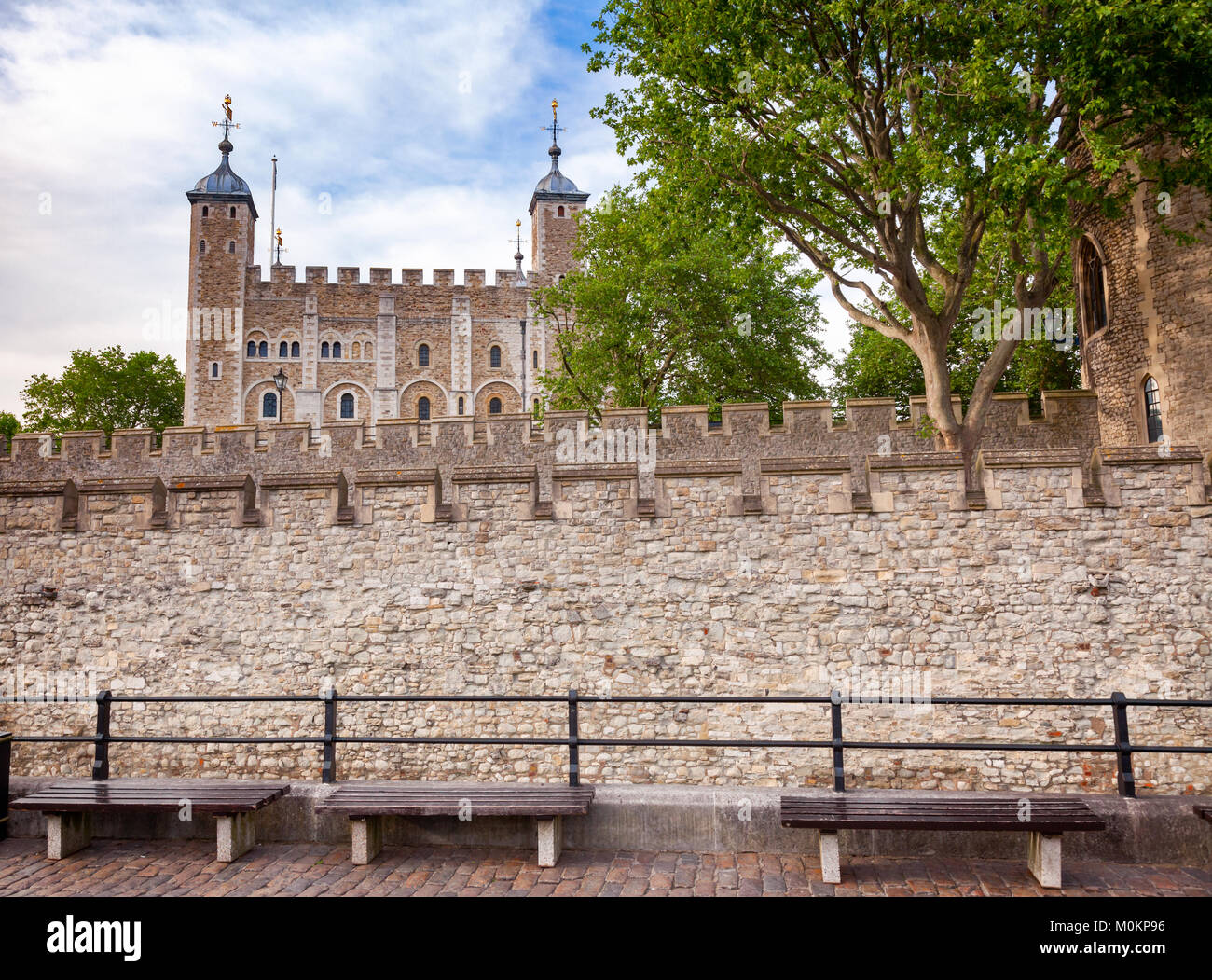The outer curtain wall and the White Tower of the Tower of London ...