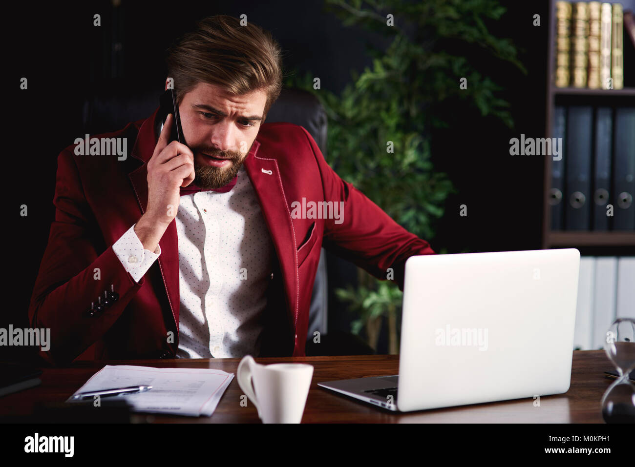 Misunderstanding irritation hi-res stock photography and images - Alamy