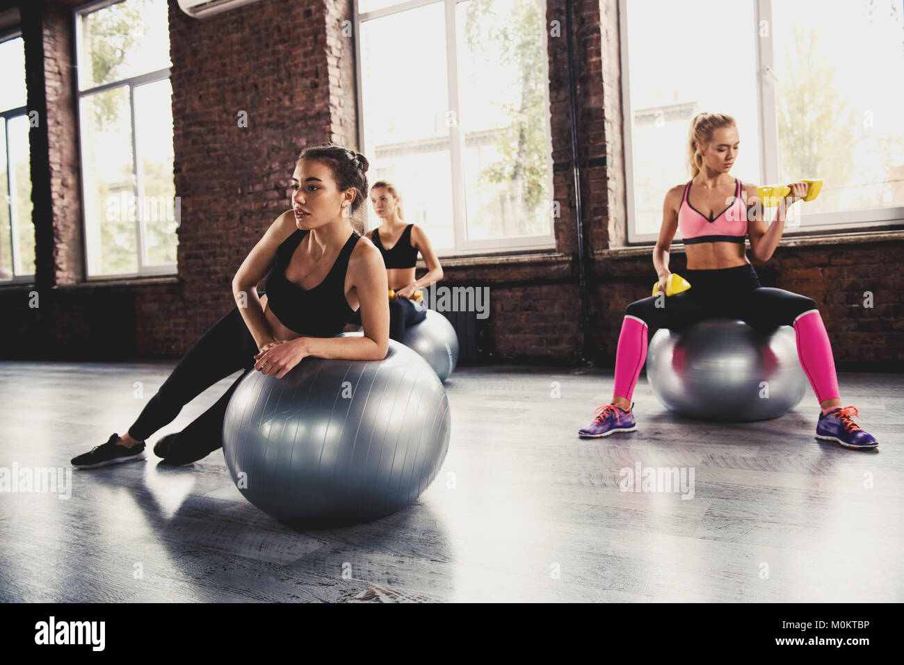 Girls working out hi-res stock photography and images - Alamy