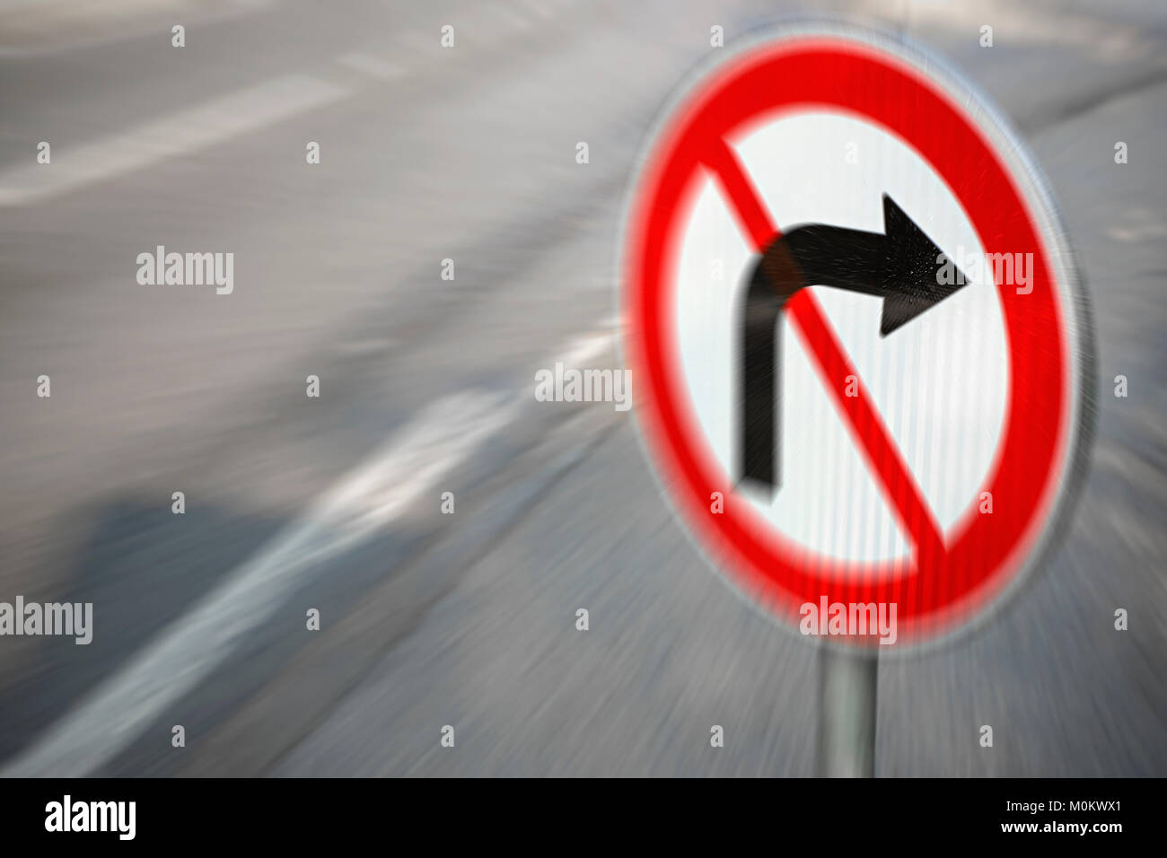 Car turning right hi-res stock photography and images - Alamy