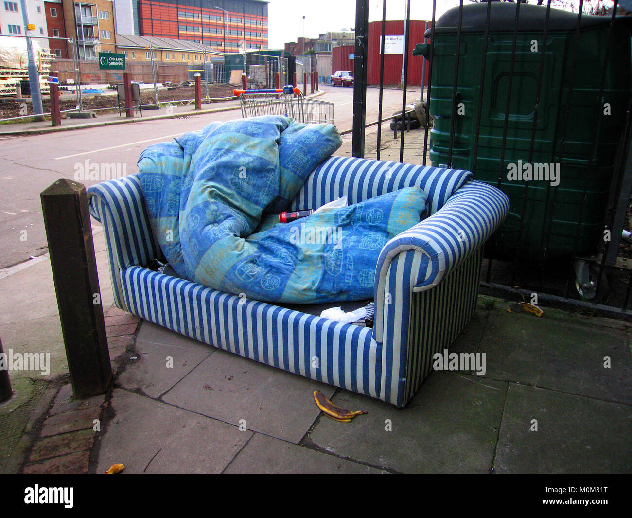 Disposing of sofa hi-res stock photography and images - Alamy