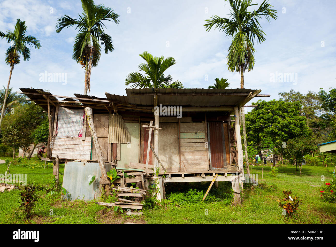 Small village building in borneo Malaysia Stock Photo - Alamy