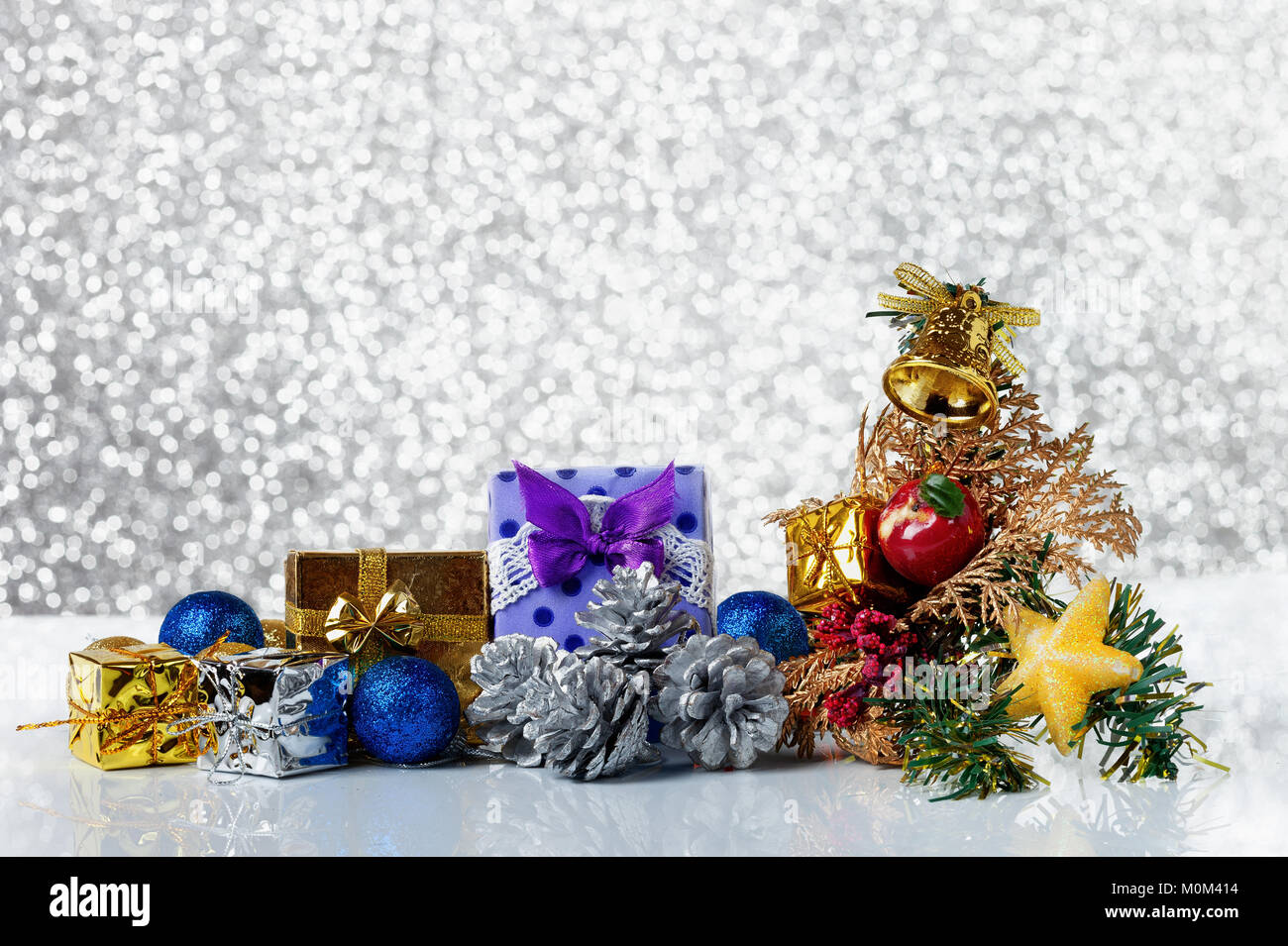 Shiny table hi-res stock photography and images - Alamy