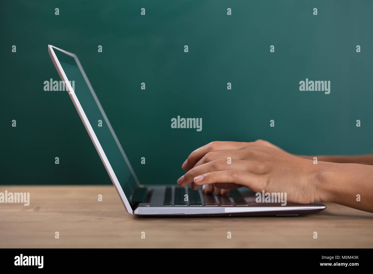 African mobile class lecture hi-res stock photography and images - Alamy