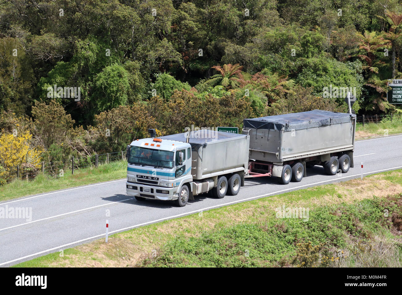 Mitsubishi Fuso truck and trailer on state highway 7 near Stillwater ...