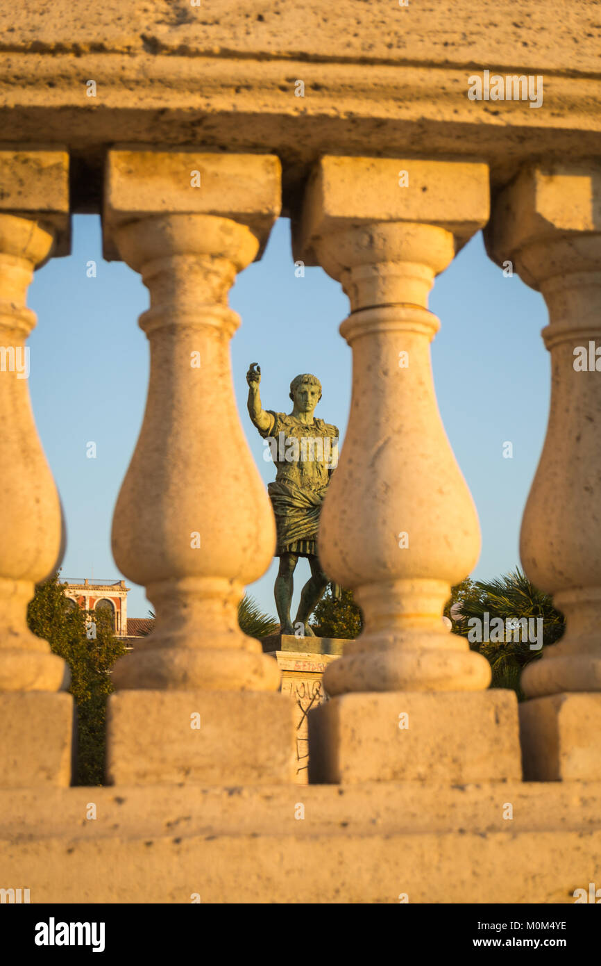Julius caesar monument hi-res stock photography and images - Alamy