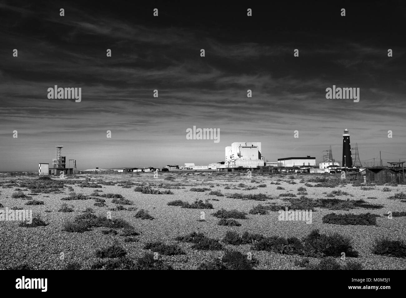 Dungeness nuclear power station b hi-res stock photography and images ...
