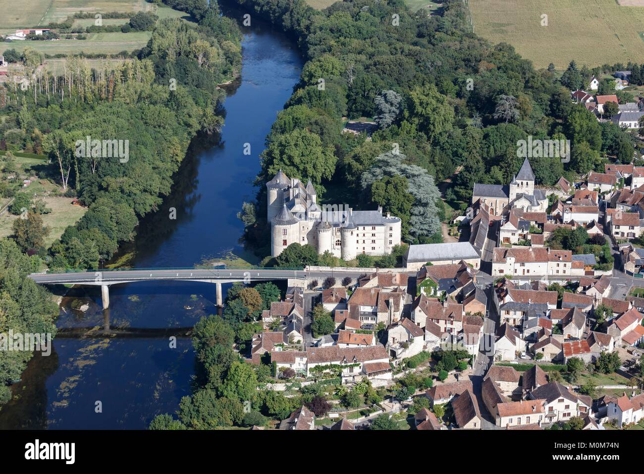 France,Indre et Loire,La Guerche,the village and the castle on the ...